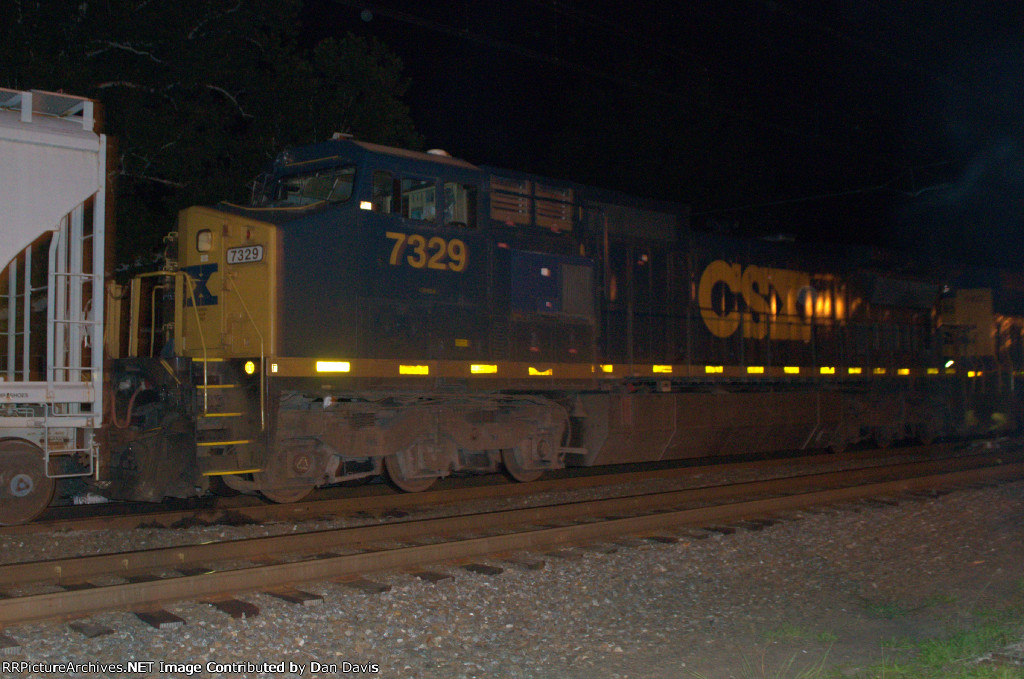 CSX C40-8W 7329 trails an ES40DC on Q439-07